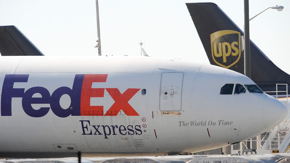 DHL stoppt Sendungen aus Jemen für USA: Bomben-Paket fliegt über Köln ...