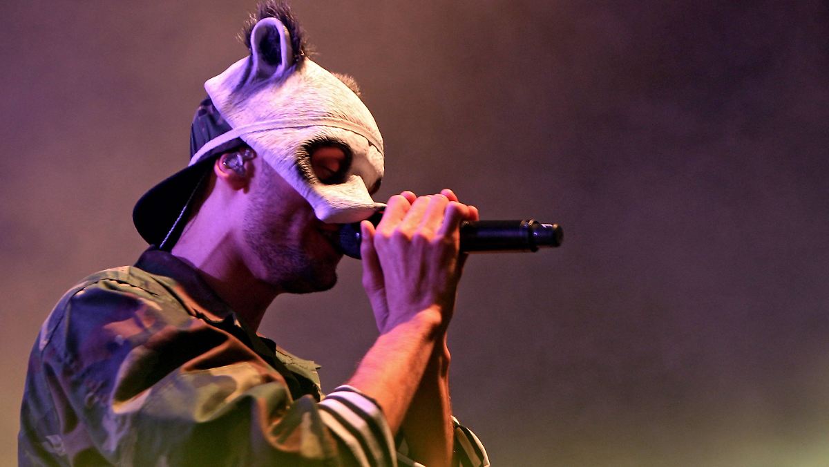 Im Video zur neuen Single: Cro zeigt sich ohne Maske - n-tv.de