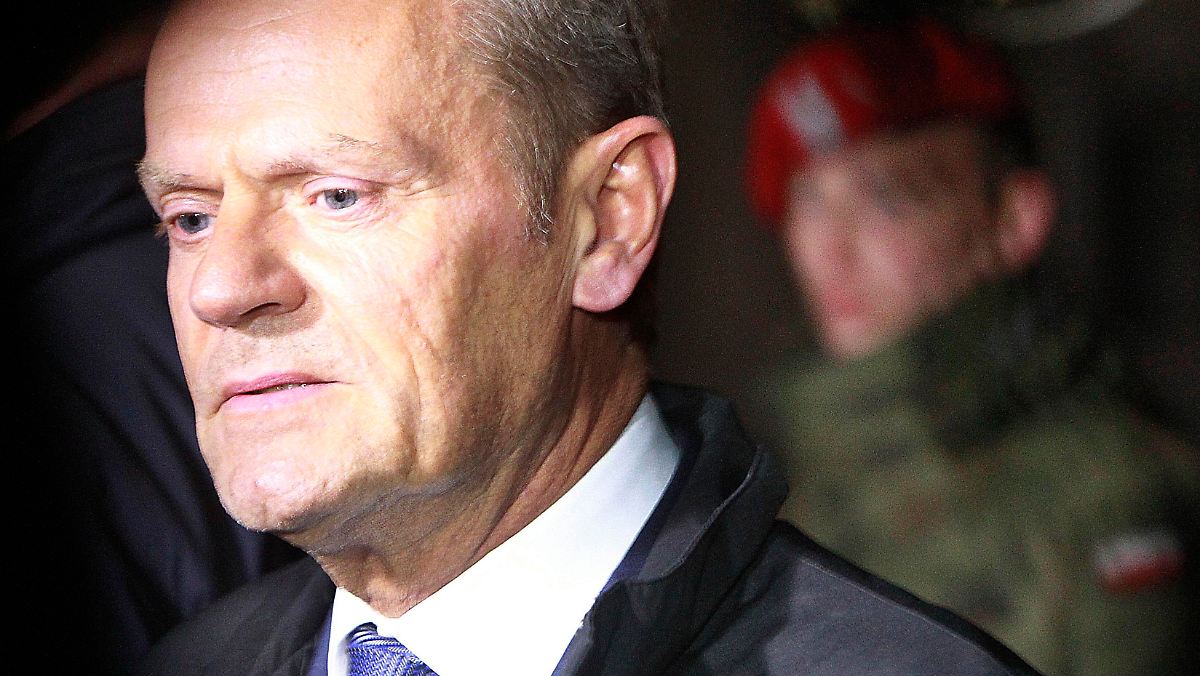 Fremde Leichenteile im Sarg: Tusk soll zu Smolensk-Unglück aussagen - n ...