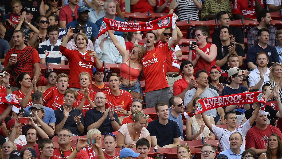 Rom-Hooligans festgenommen: Liverpool-Fan nach Angriff in Lebensgefahr ...