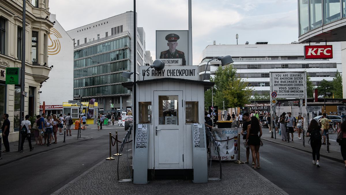 Geschichte und Kommerz: Wie weiter am Checkpoint Charlie? - n-tv.de