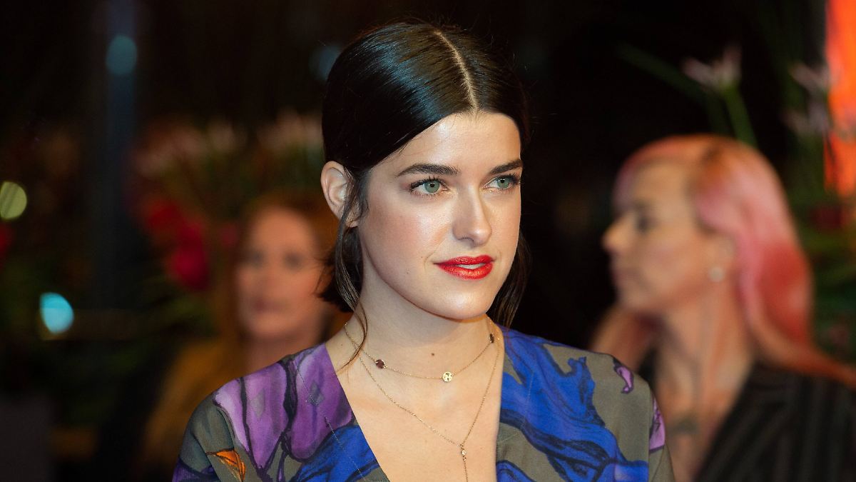 "Trauer einen Raum geben": Frühere GNTM-Kandidatin erlitt Fehlgeburt ...