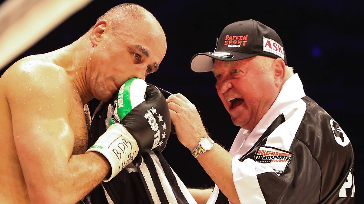 "Ich liebe ihn sehr": Wegner-Kündigung haut Boxer Abraham um - n-tv.de