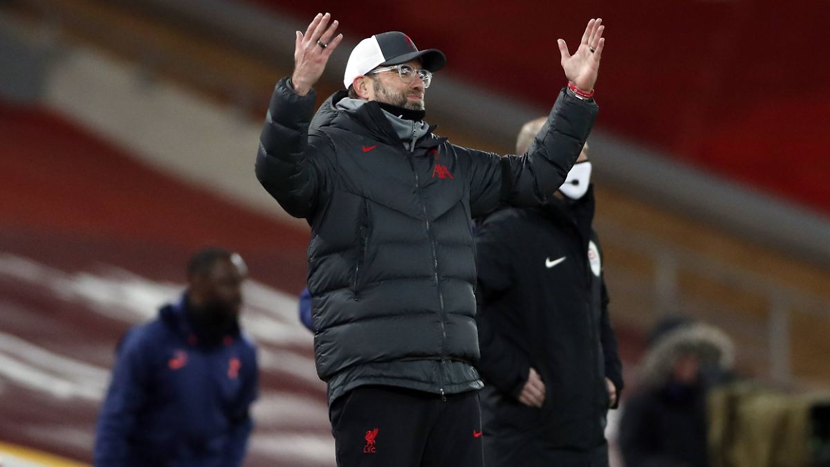 Liverpool holt Tabellenführung: Über diesen Witz kann Klopp nicht ...