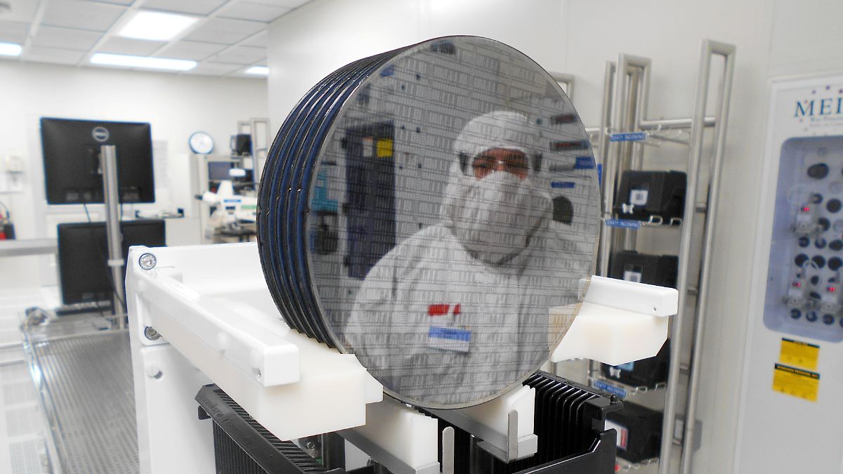 Halbleiter-Werke ohne Strom: Kältewelle in USA legt Chip-Produktion ...