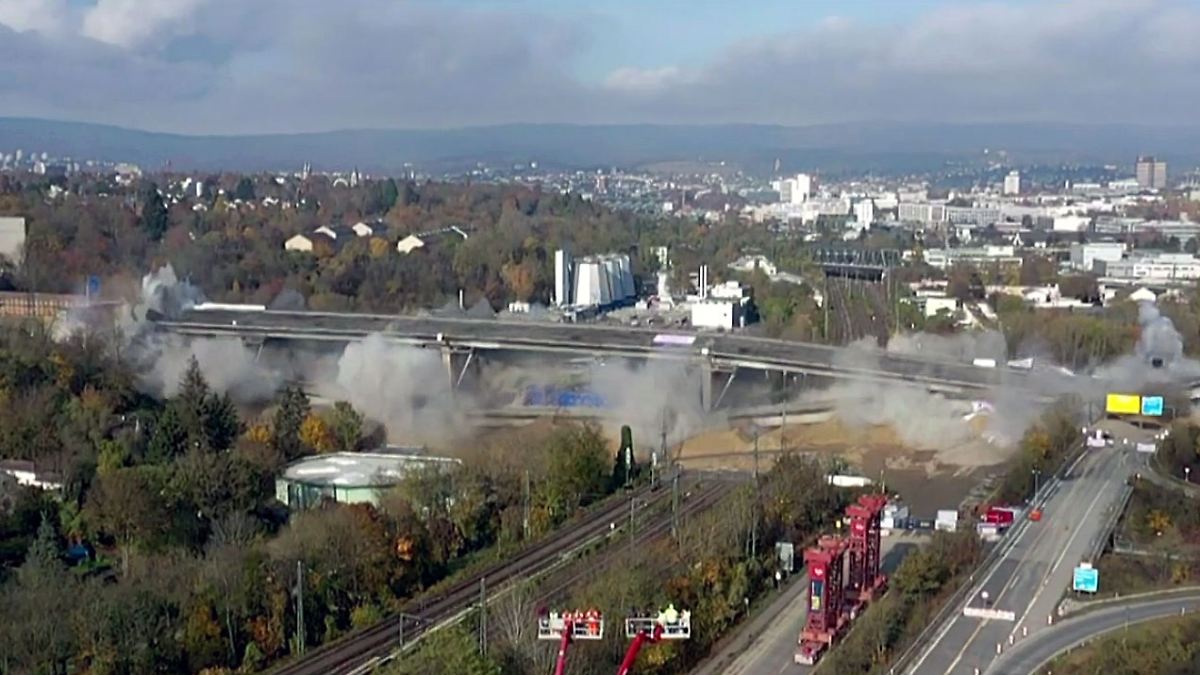 Laute Explosionen an A66: 300 Meter lange Salzbachtalbrücke gesprengt ...