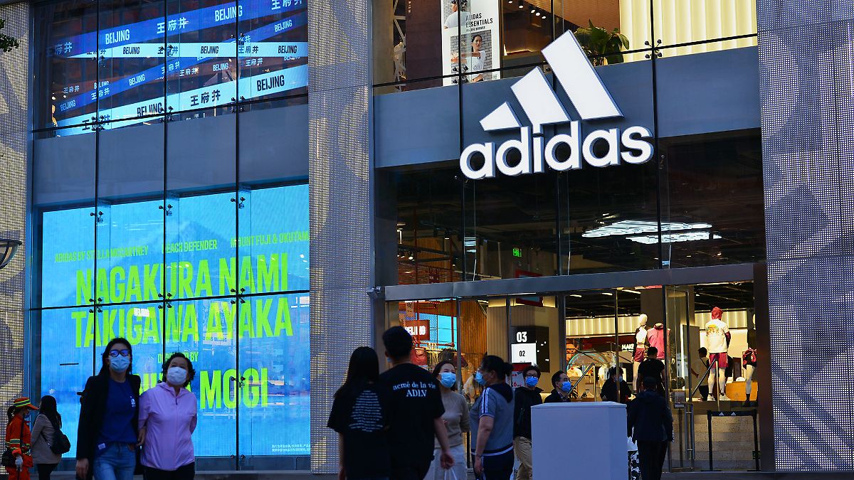 Probleme kosten Milliarden: Standort Asien macht Adidas zu schaffen - n ...