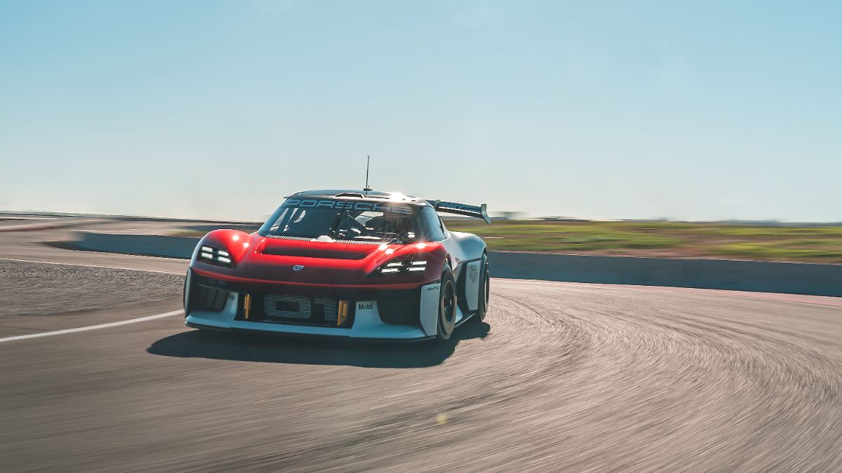 Für Rennstrecken elektrifiziert: Porsche Mission R - ein echter ...