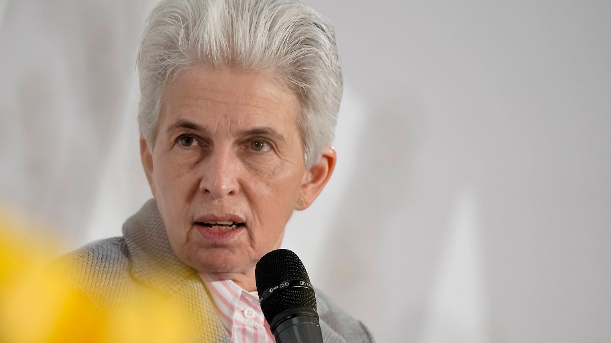 "Hartes Erwachen": Strack-Zimmermann erwartet Entschlossenheit - n-tv.de