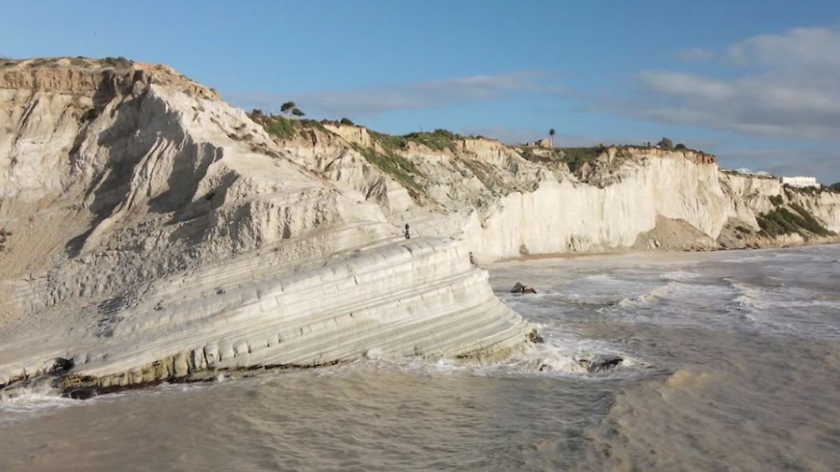 Kauft Musk bröckelnden Felsen?: Instagram-Hotspot sorgt für dicke Luft ...