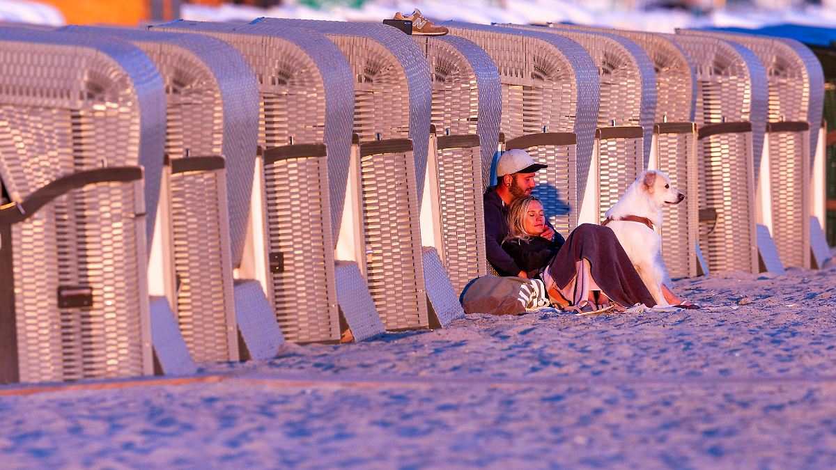 Dünner Regenstreifen im Nordosten: Zum Wochenendstart stellt sich ...