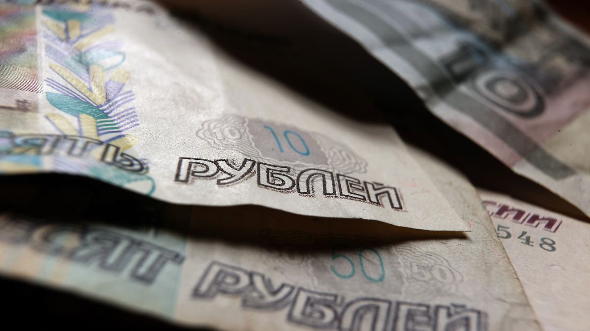 Im Kampf gegen Rezession: Russische Notenbank senkt Leitzins kräftig ...