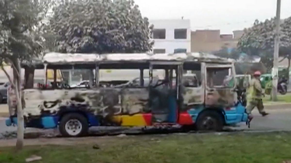 Irre Verfolgungsjagd in Peru: Busfahrer flieht mit Passagieren und ...