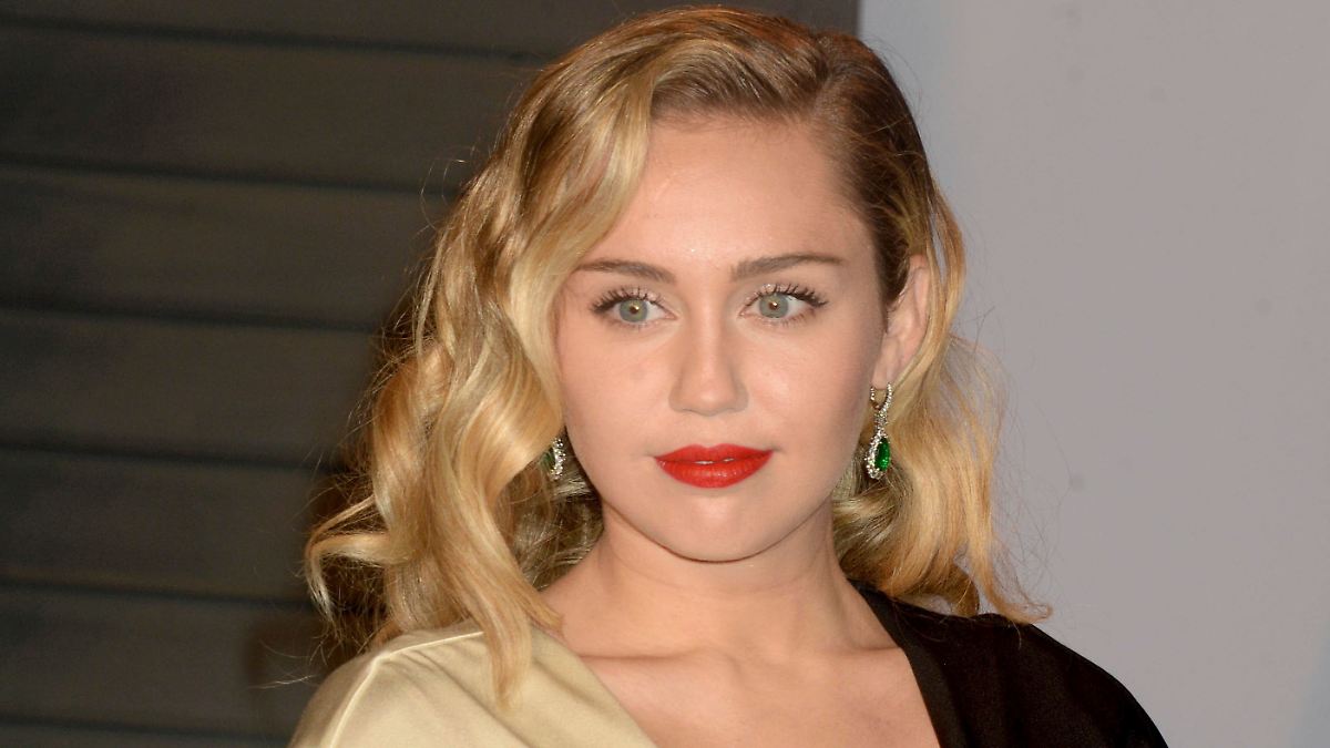 Mit Angst an die Öffentlichkeit: Diese Stars leiden unter Panikattacken ...