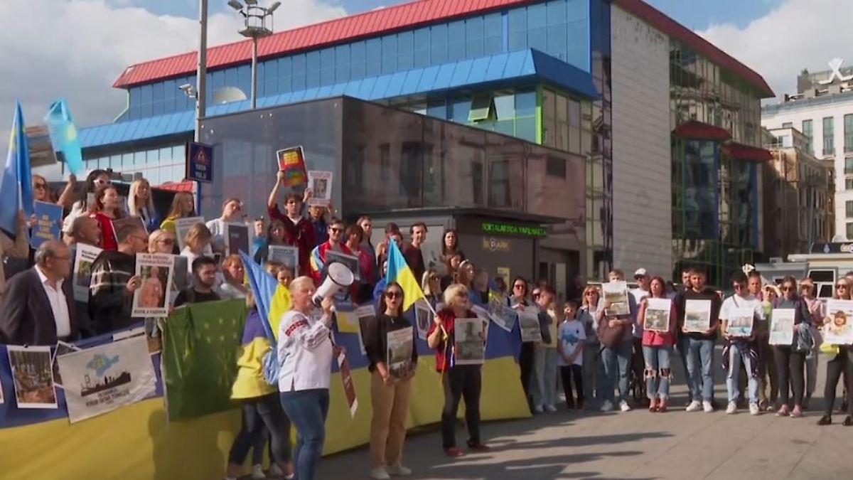 Keine "gehirngewaschenen Zombies": Geflohene Russen zeigen sich ...