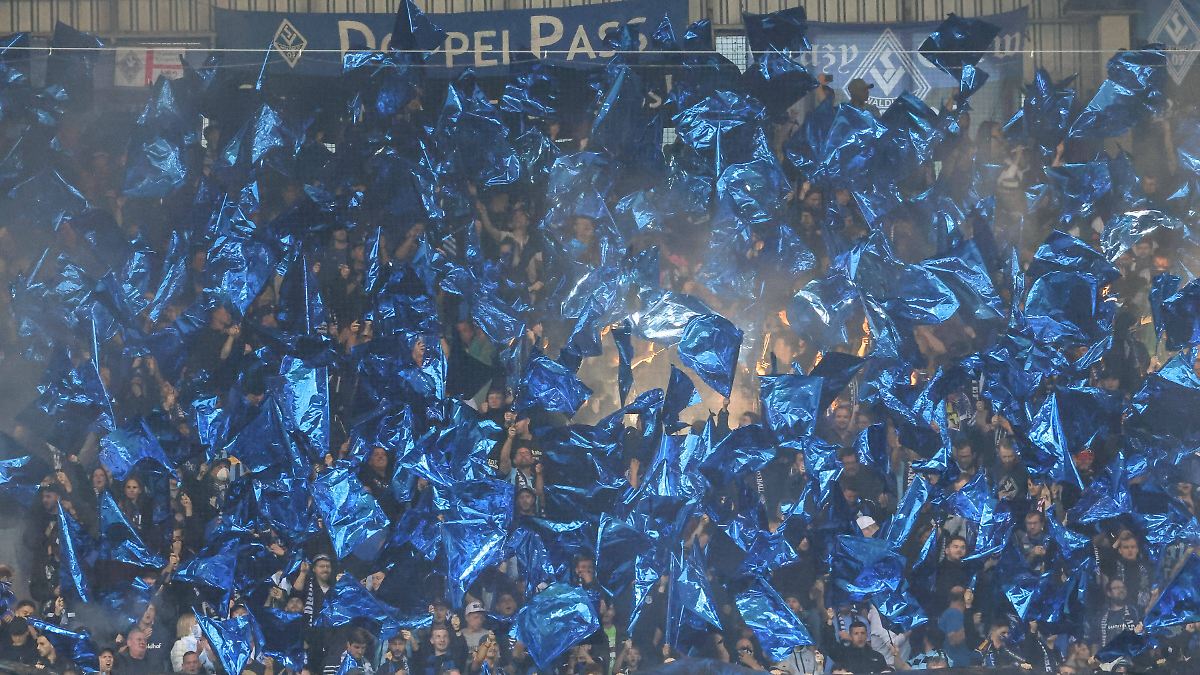 Der Sport-Tag: Verstorbenes NPD-Mitglied geehrt: Stadionsprecher tritt ...