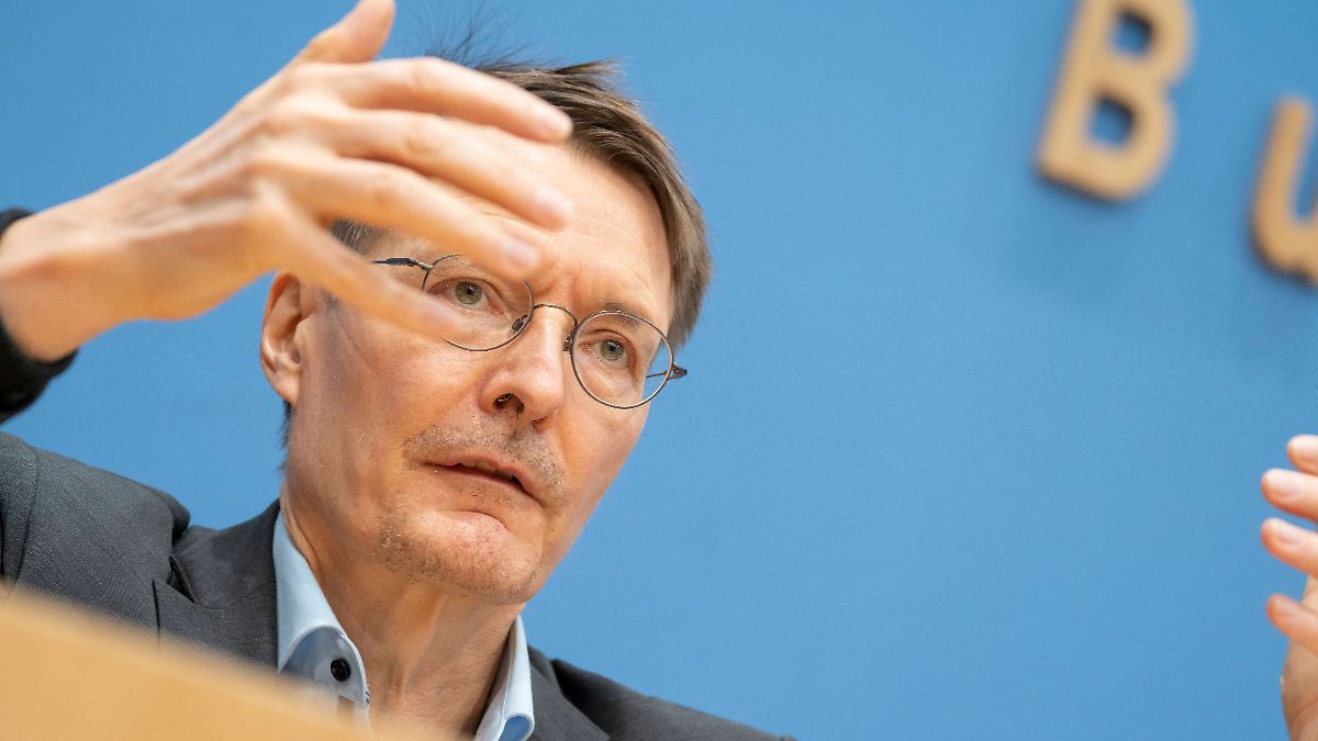 "Ich bin davon nicht überzeugt": Karl Lauterbach kritisiert Ende der Maskenpflicht im ÖPNV - n-tv.de