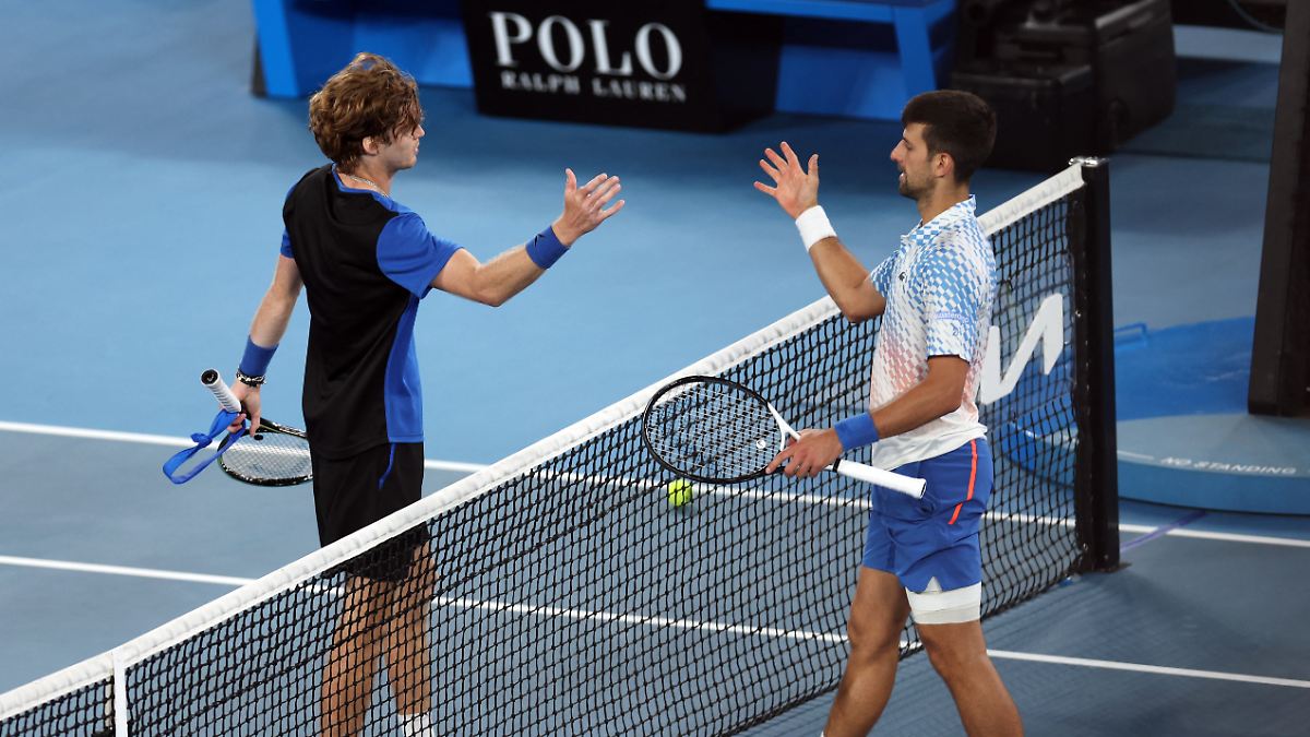 Botschaften bei Australian Open: Russland- und Putin-Flaggen sorgen für ...