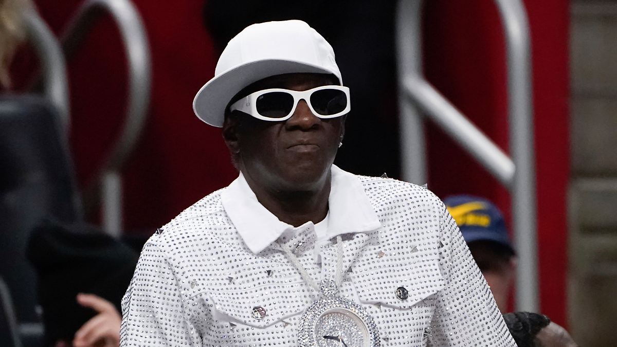 Heute "Sprachrohr Gottes": Flavor Flav gab 2000 Dollar am Tag für ...
