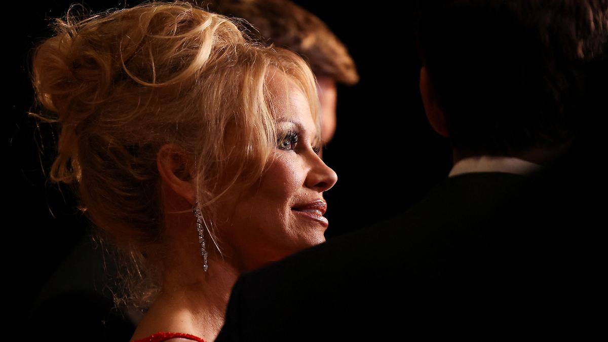 Rein pflanzliche Menüs: Pamela Anderson bekommt eigene Koch-Show - n-tv.de