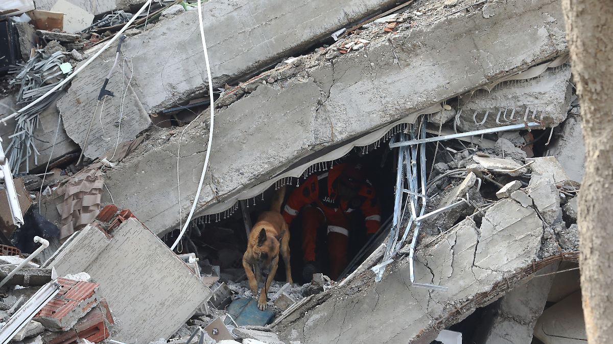 Der Tag: Deutscher Helfer begeistert: "Daniel hier, korkma" - n-tv.de