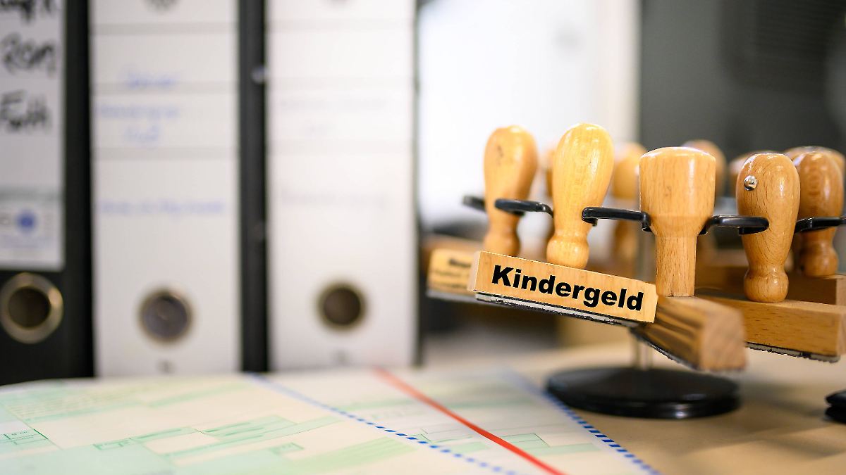 Anspruch erhalten: Kindergeld trotz Auslandsjahrs - so geht's - n-tv.de