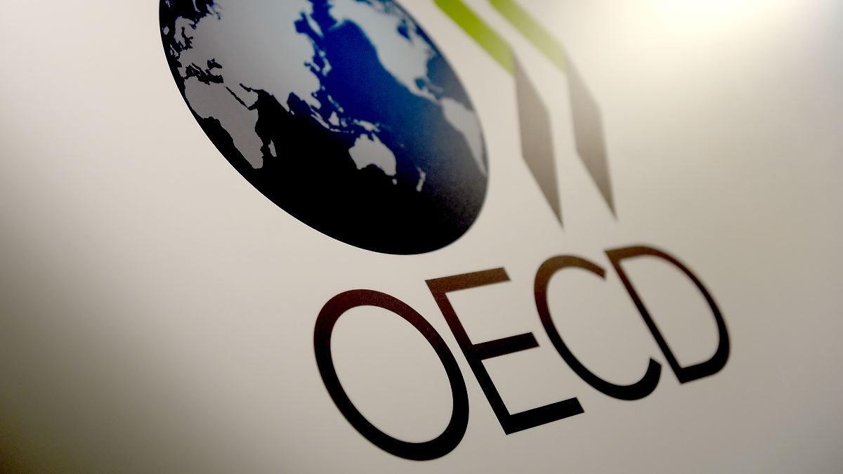 Großteils "statistischer Effekt": OECD sieht kein Rekordniveau beim Krankenstand in Deutschland ...