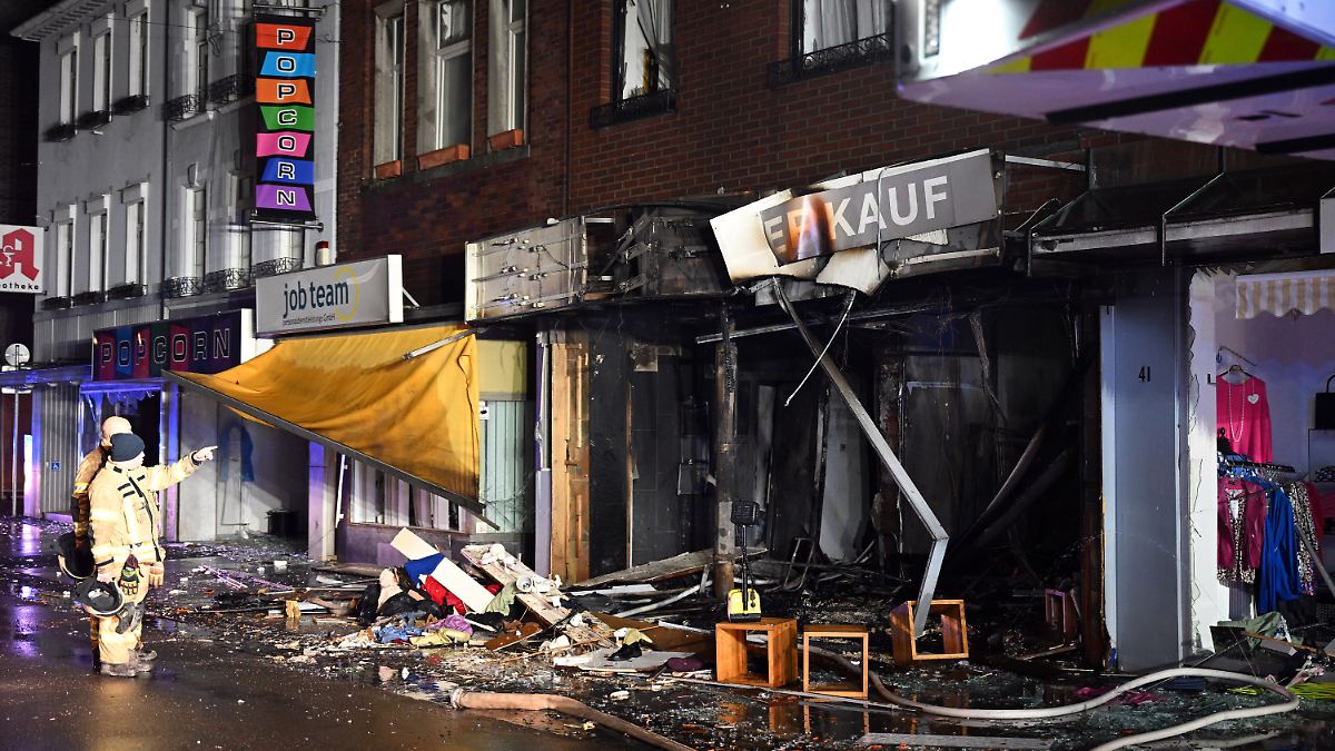 Verletzte und geborstenes Glas: Schwere Explosion in Fußgängerzone in ...