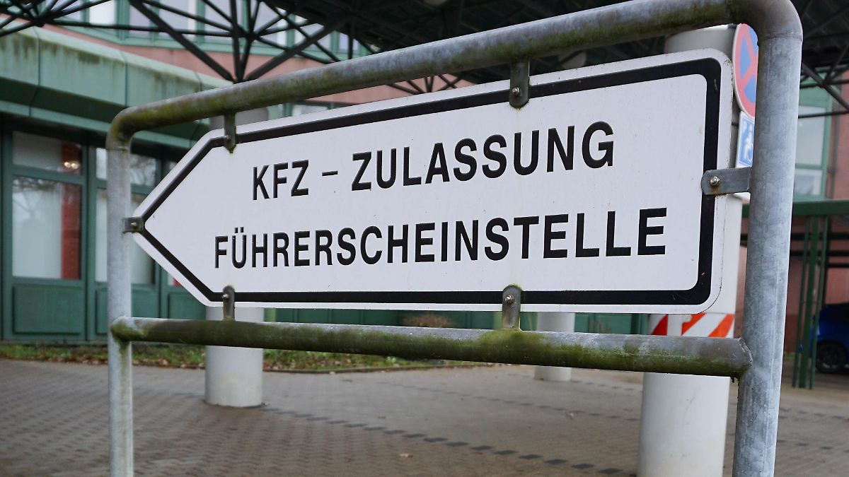 Der Tag: Schneller zur Kfz-Zulassung: Digitale Beantragung ab September ...