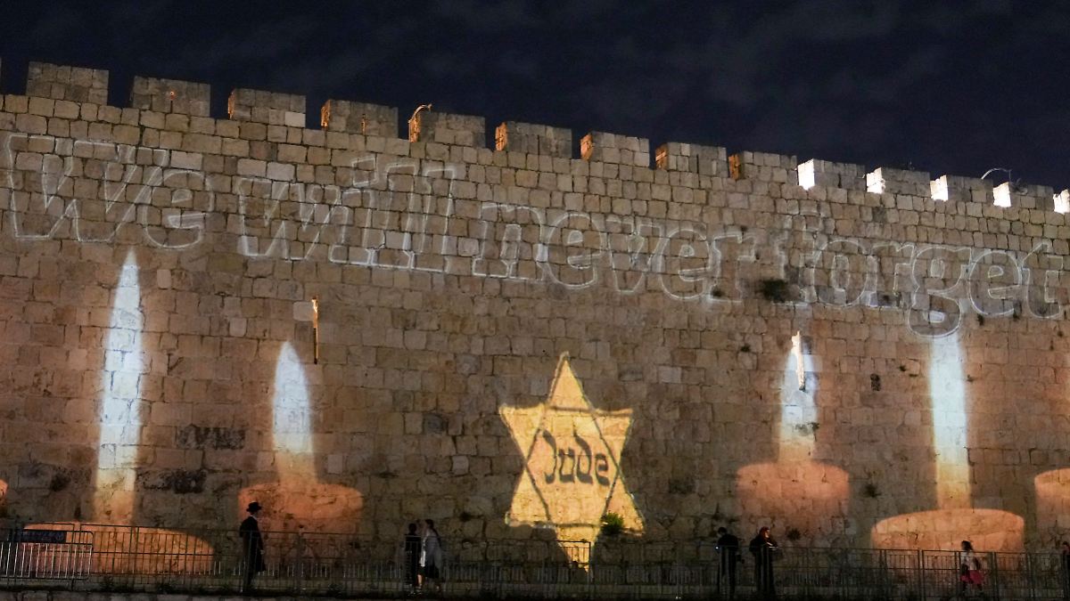 Der Tag: Enkelgeneration übernimmt Erinnerungen zum Holocaust-Gedenktag ...