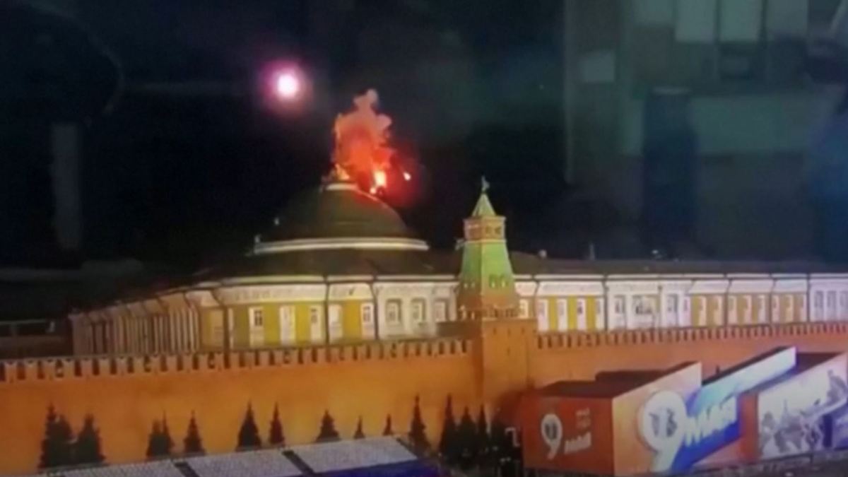 Video zeigt Drohnen: Angriff auf den Kreml - Selenskyj bestreitet ...