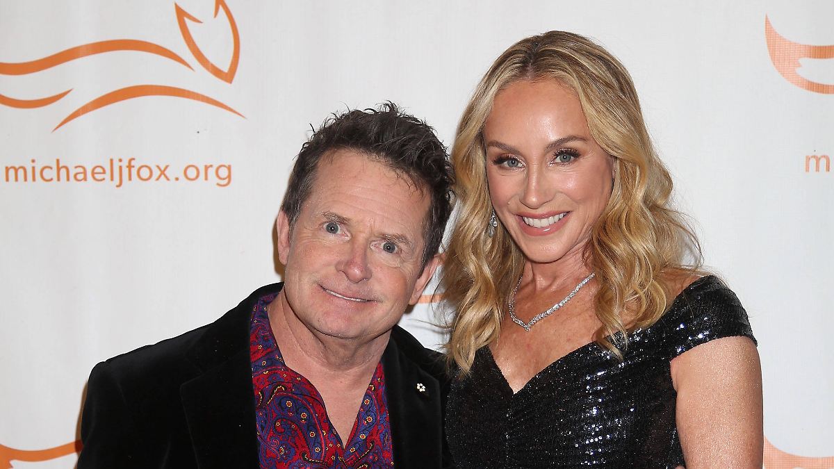 "Ewiges Sommermädchen": So süß gratuliert Michael J. Fox seiner Frau ...