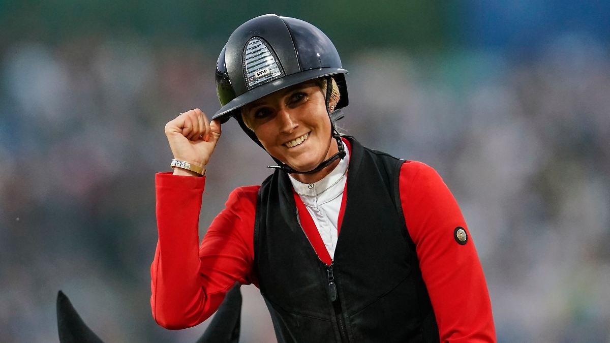 Sieg beim CHIO dank Blitzrunde: Jana Wargers rehabilitiert sich eindrucksvoll - n-tv.de