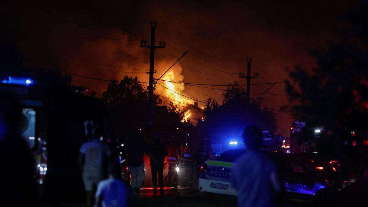 Ein Toter, Dutzende Verletzte: Zwei Explosionen erschüttern Tankstelle ...