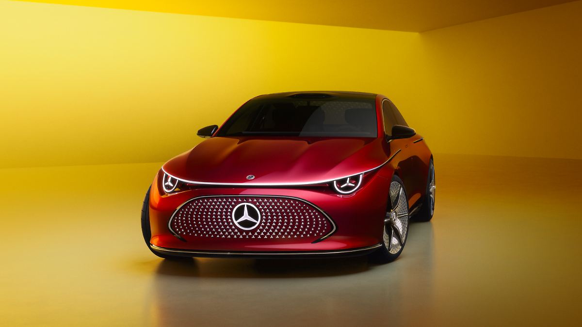 Electric first, aber nicht only: Mercedes Concept CLA - fährt weit und ...