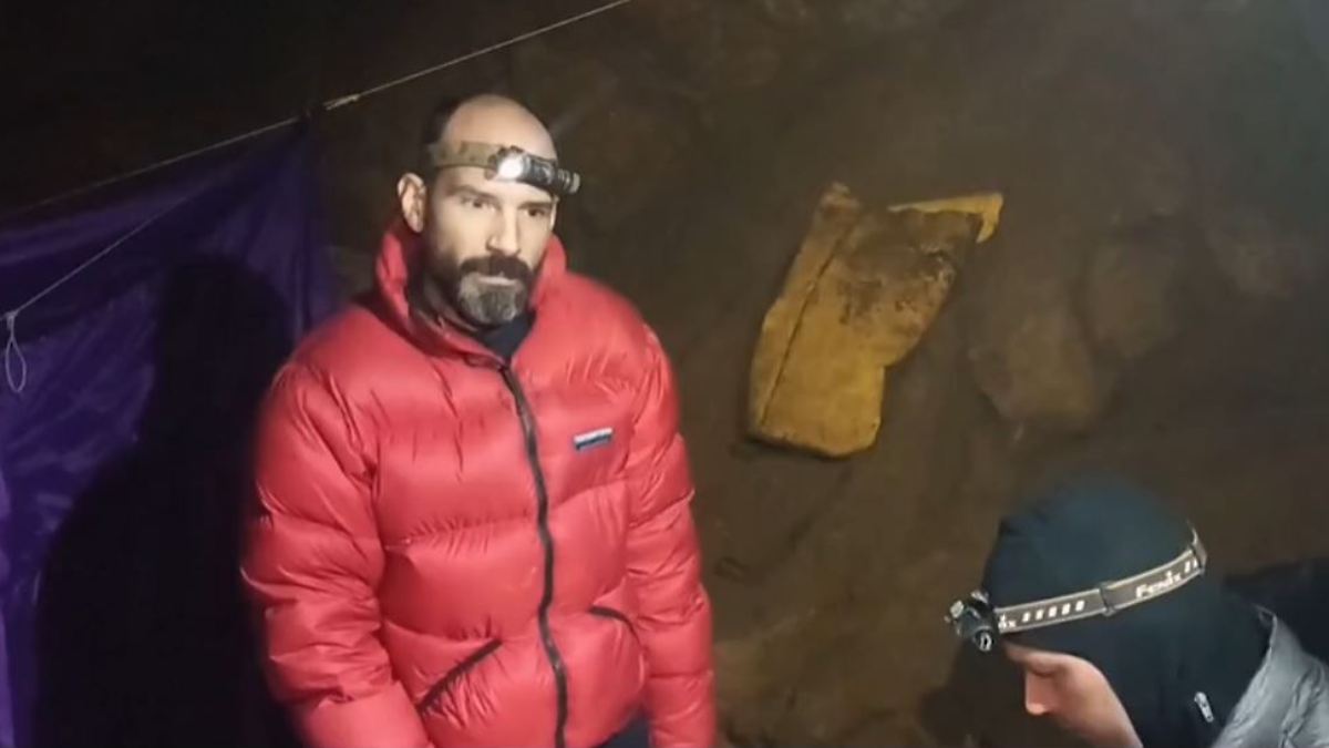 Videobotschaft: "Brauche Hilfe": US-Höhlenforscher sitzt nach ...