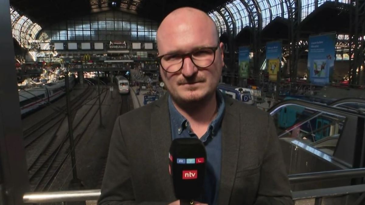 ntv-Reporter zu Bahnanschlägen: "In geöffnete Bahn-Schächte wurde ...