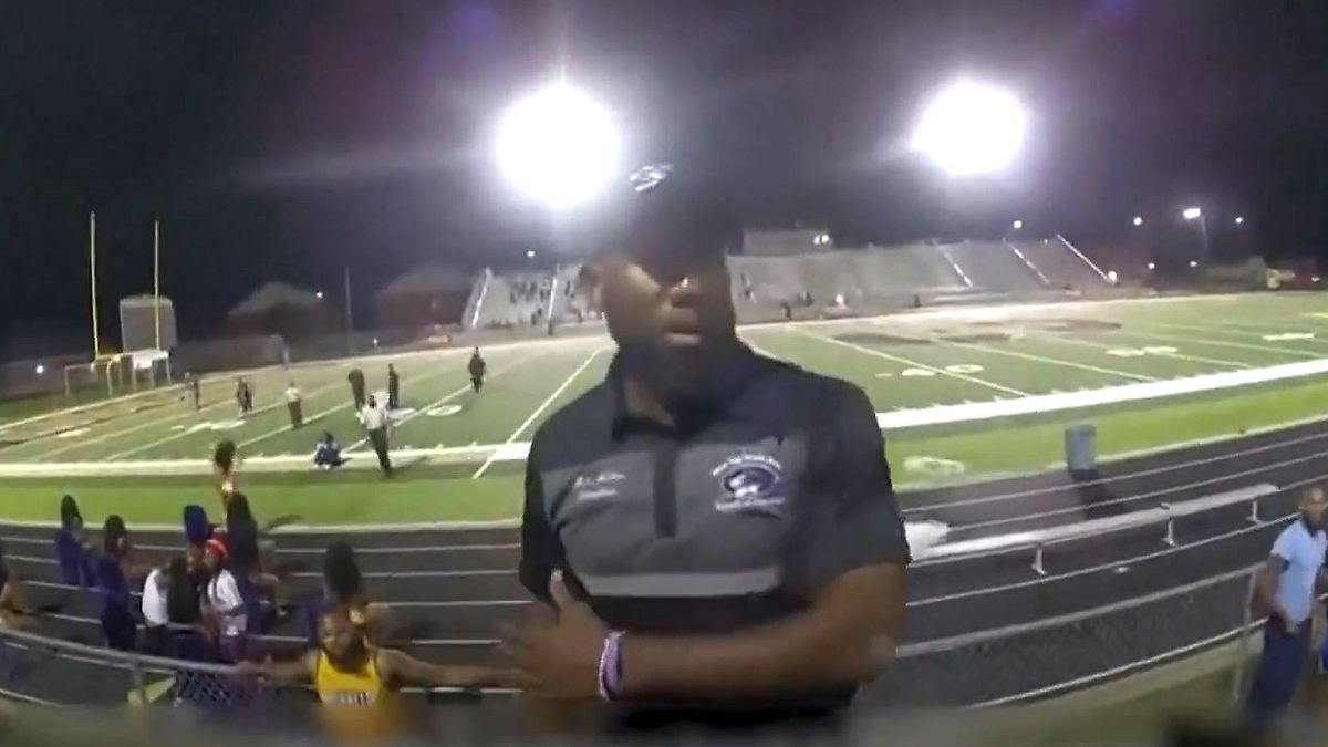 Handgemenge nach Football-Spiel: Polizist tasert Orchesterleiter vor ...