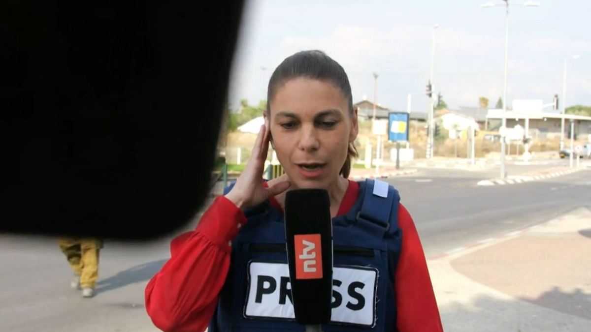 "Nerven liegen blank in Israel": ntv-Reporterin muss Live-Bericht ...