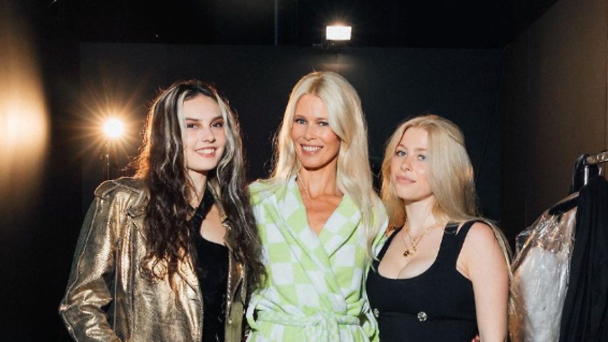 Seltener Schnappschuss: Claudia Schiffer posiert mit Tochter Clementine ...