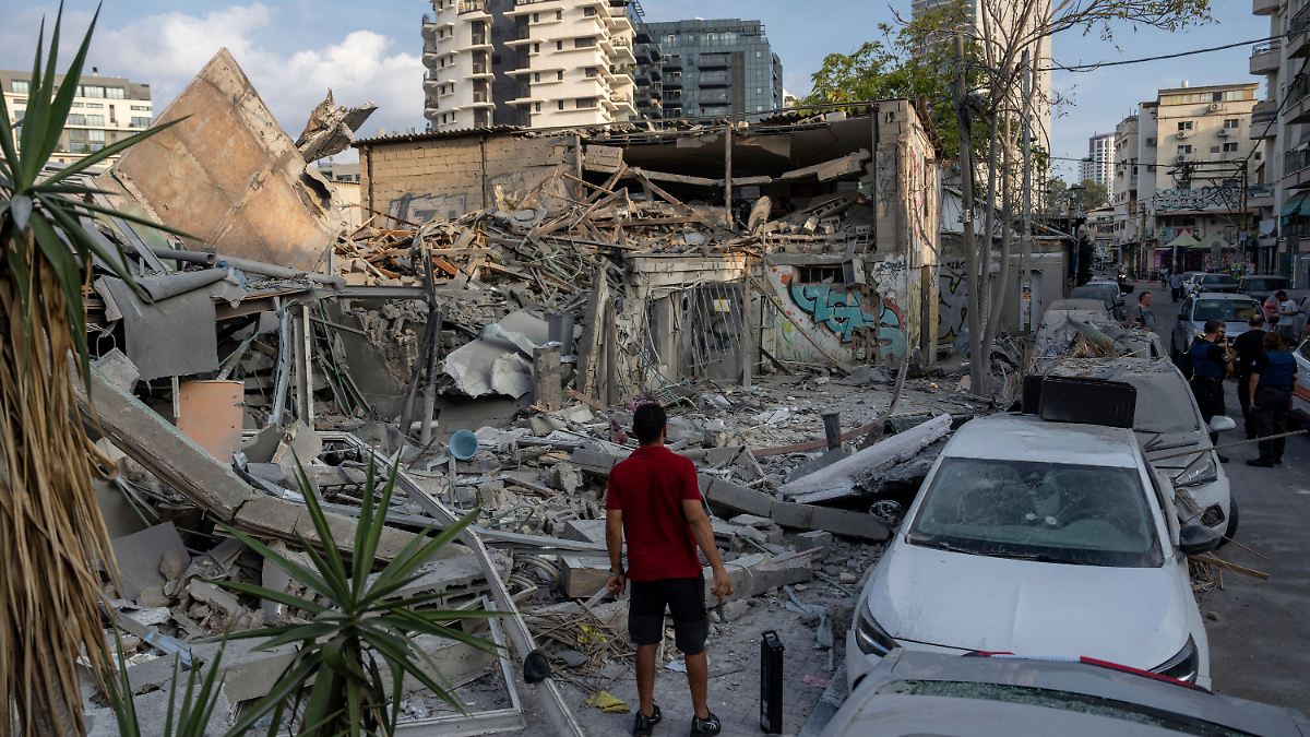 Nahost-Krieg: Drei Verletzte bei Einschlag einer Rakete in Tel Aviv - n ...