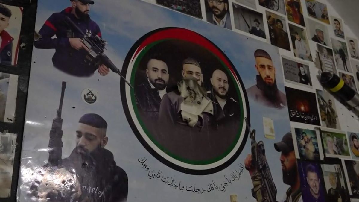 Märtyrer-Kult im Westjordanland: Reporter besucht Familie von totem ...