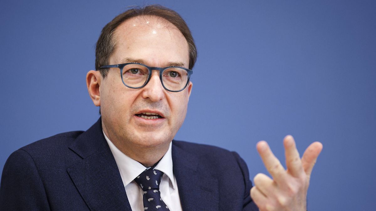 Haushaltstalk bei Illner: "2024 kommt noch einiges auf uns zu" - n-tv.de