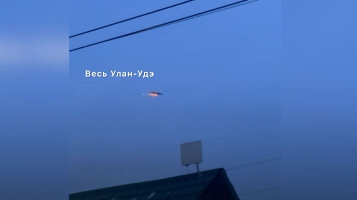 Der Tag: Flammenschweif am Himmel - Frachtflugzeug fängt Feuer - n-tv.de