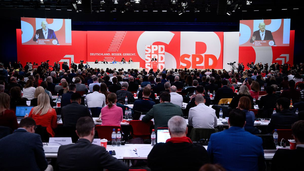 Parteitag während Haushaltskrise: SPD fordert Aussetzung der Schuldenbremse 2024 - n-tv.de