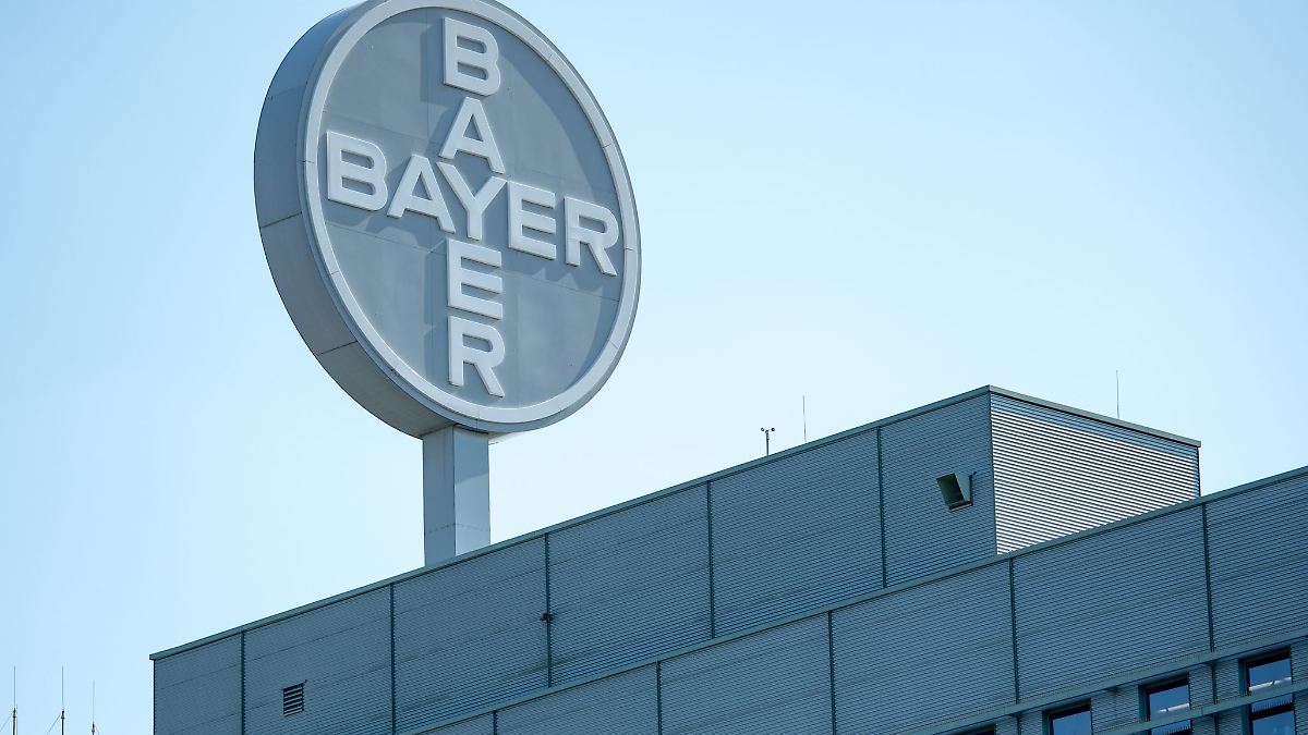 Der Börsen-Tag: Bayer einigt sich in den USA mit über 200 PCB-Klägern ...