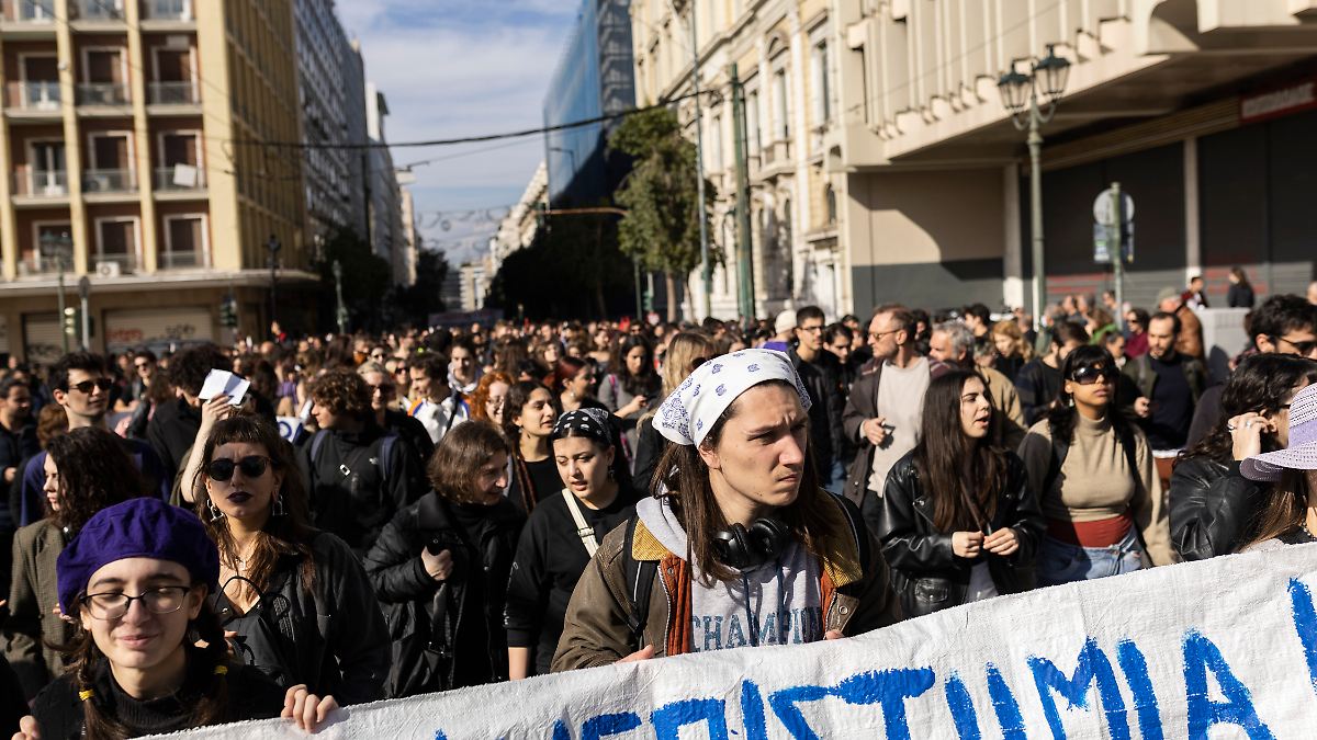 Der Tag: Studenten protestieren gegen Privatunis in Griechenland - n-tv.de