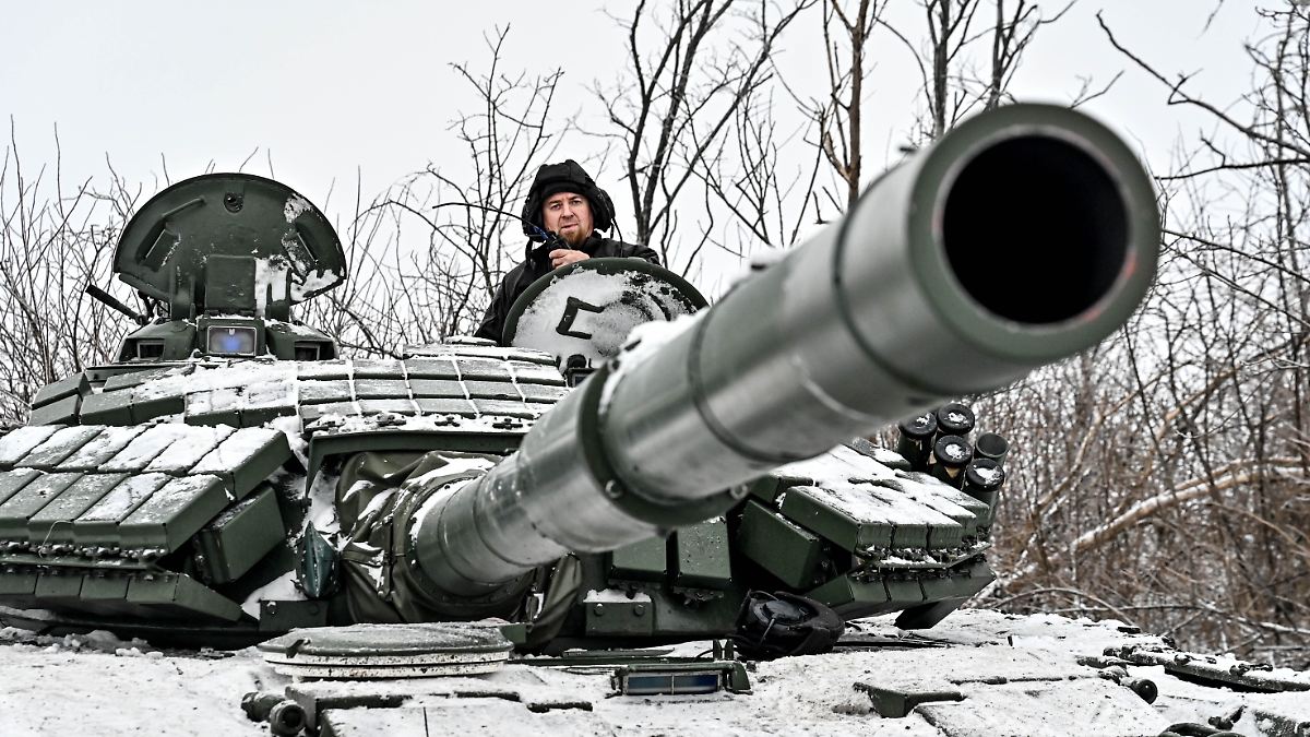 Rund 80 Milliarden Euro Abstand: Europa überholt die USA bei Ukraine-Hilfen - n-tv.de