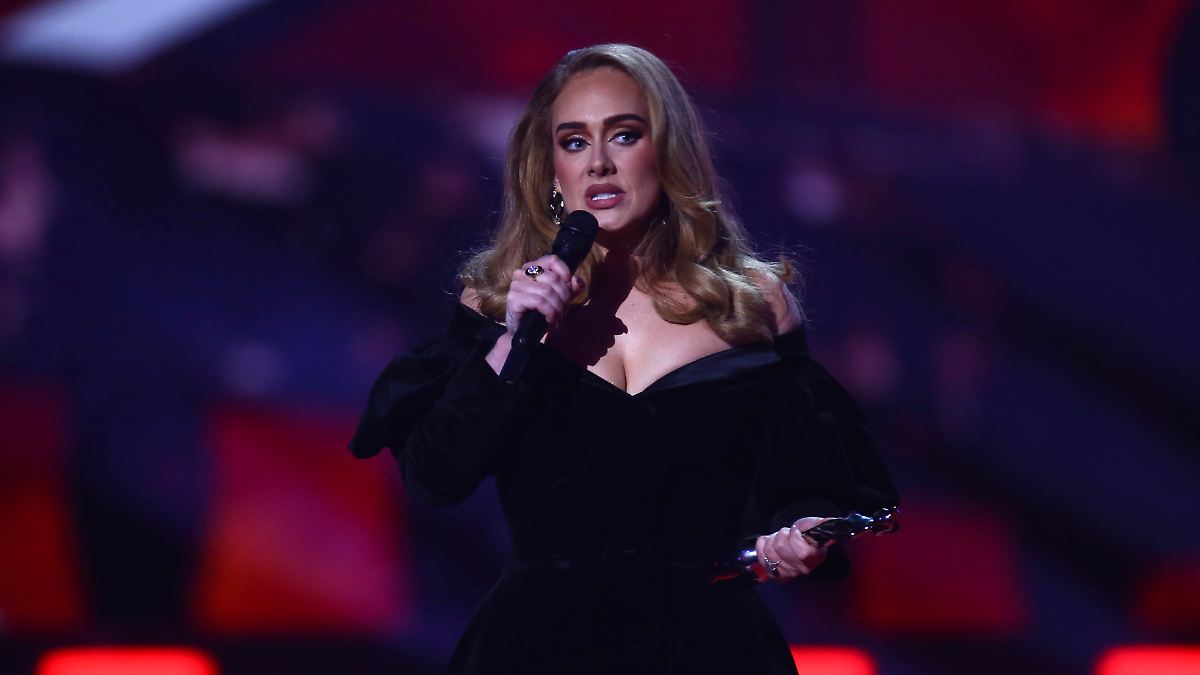Redeverbot: Adele muss jetzt ganz still sein - n-tv.de