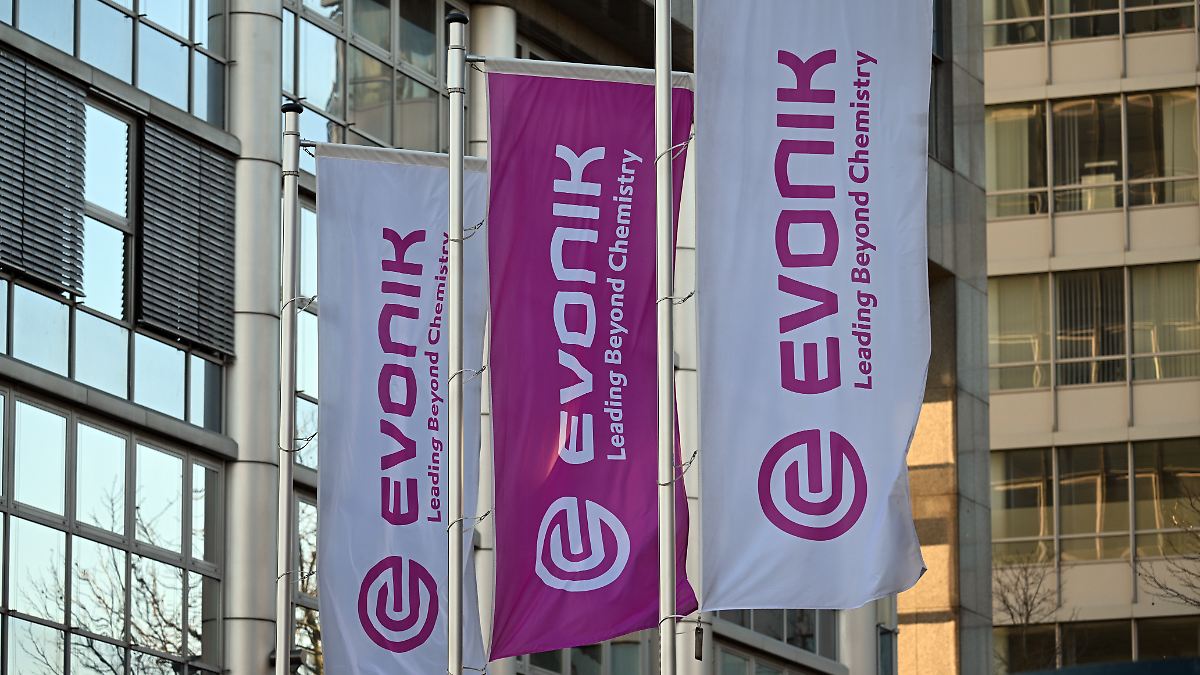 Der Tag: Evonik streicht 2000 Arbeitsplätze - n-tv.de